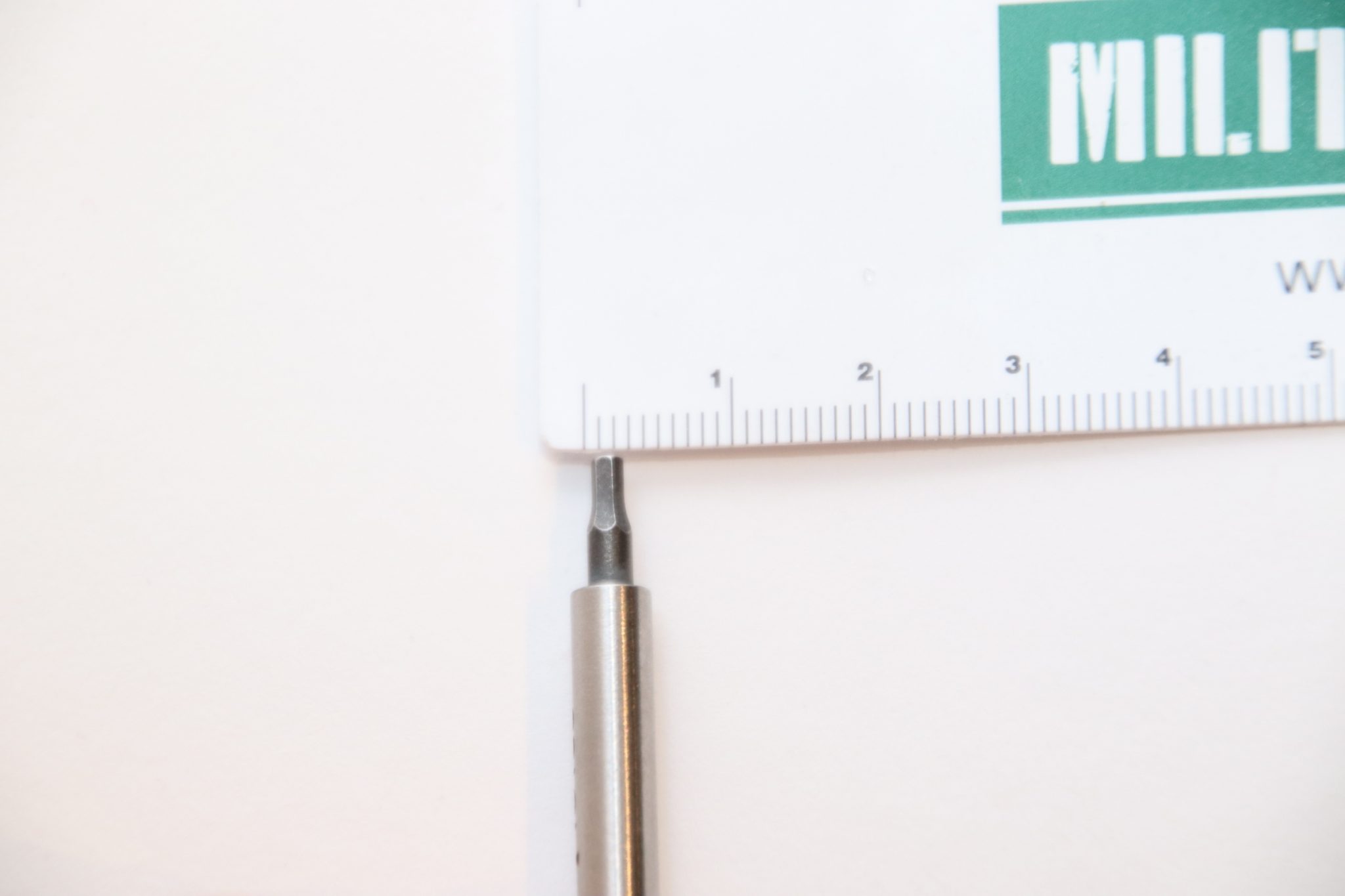 Jiffy Key Stall 5/64″ x 1/2 pitkä 2mm varrella 18135 – FINATCO Oy